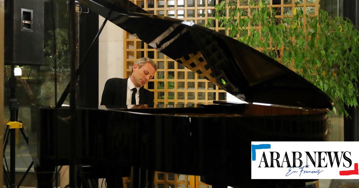 Le pianiste français Maxime Zecchini émerveille Riyad en jouant avec sa ...