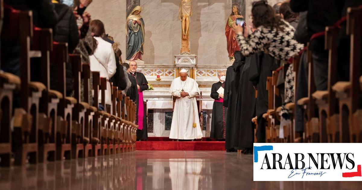 A Chypre, une foule multiculturelle pour la grande messe du pape | Arab ...