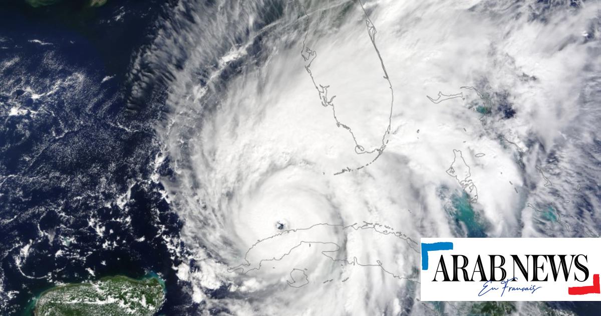 L'ouragan Roslyn se renforce en catégorie 4 au large du Mexique | Arab ...