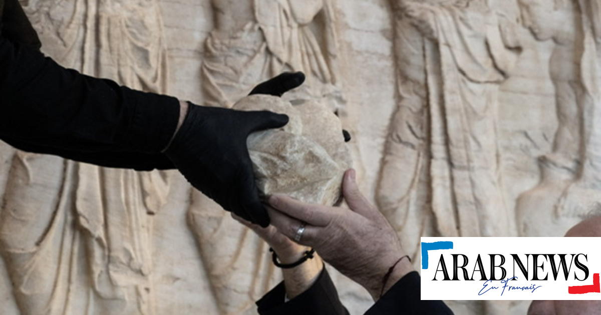 Le Vatican rend des fragments du Parthénon à la Grèce | Arab News FR