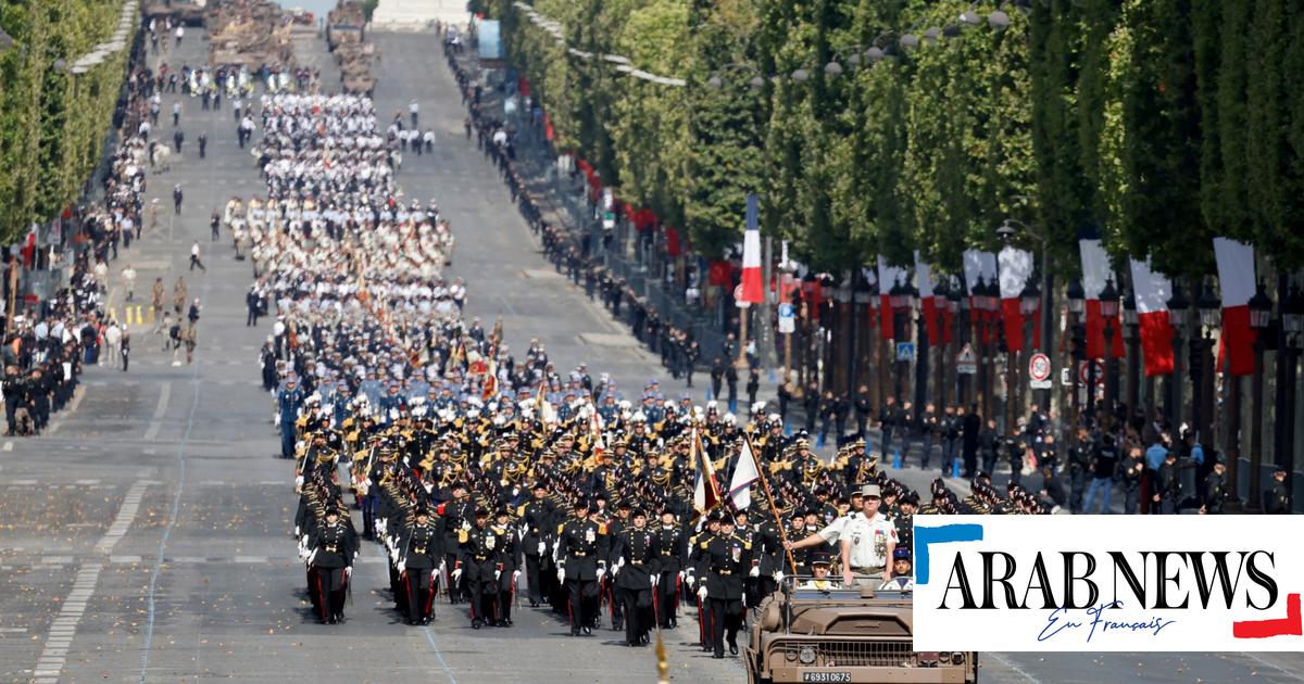 Au pied de la Tour Eiffel, un 14-Juillet presque comme un autre | Arab News FR