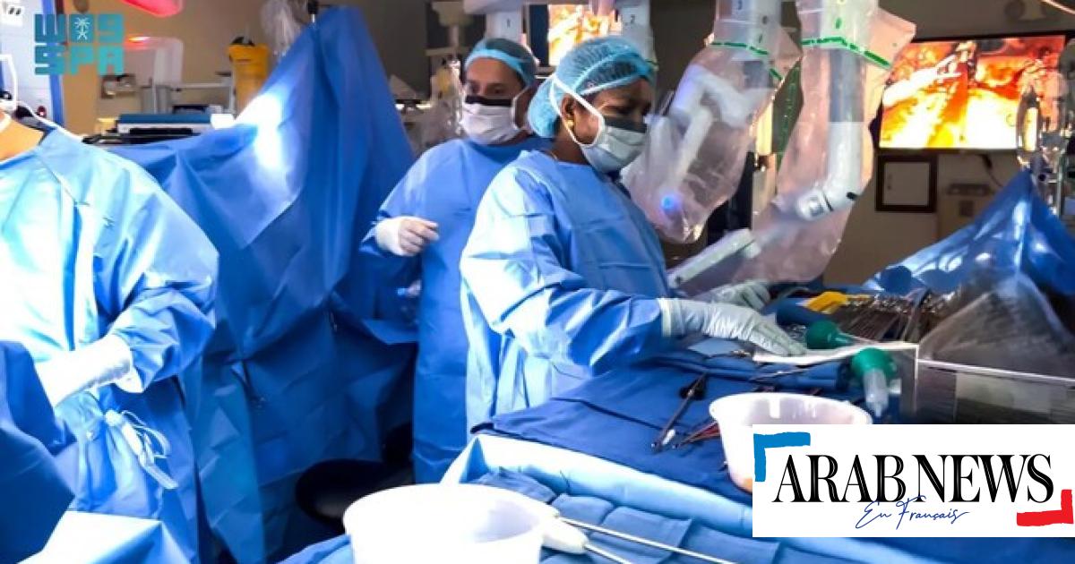 Le KFSHRC réalise la première transplantation cardiaque entièrement ...