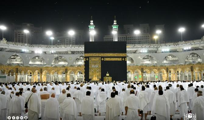 Première prière dans la Grande Mosquée de La Mecque sans distanciation ...
