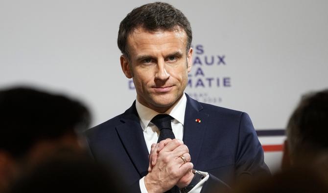 Macron annonce des moyens supplémentaires pour la diplomatie française ...