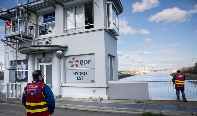 Nucléaire: EDF sous pression de l'Etat pour produire plus avec les ...