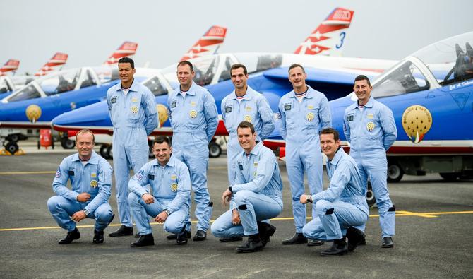 La Patrouille de France fête ses 70 ans devant des milliers de fans ...