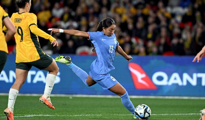 Mondial féminin: Selma Bacha, le retour express | Arab News FR