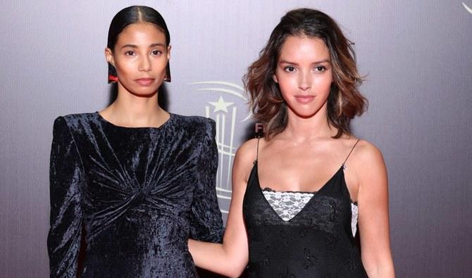 La danseuse Hajiba Fahmy pose sur le tapis rouge du Festival ...